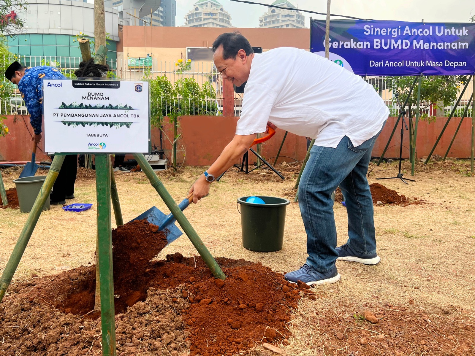 Keterbukaan Informasi - Riwayat Hidup Calon Direksi dan Dewan Komisaris ...